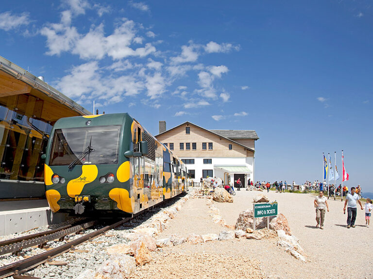 Schneebergbahn in Puchberg am Schneeberg - Sunny.at – die besten ...